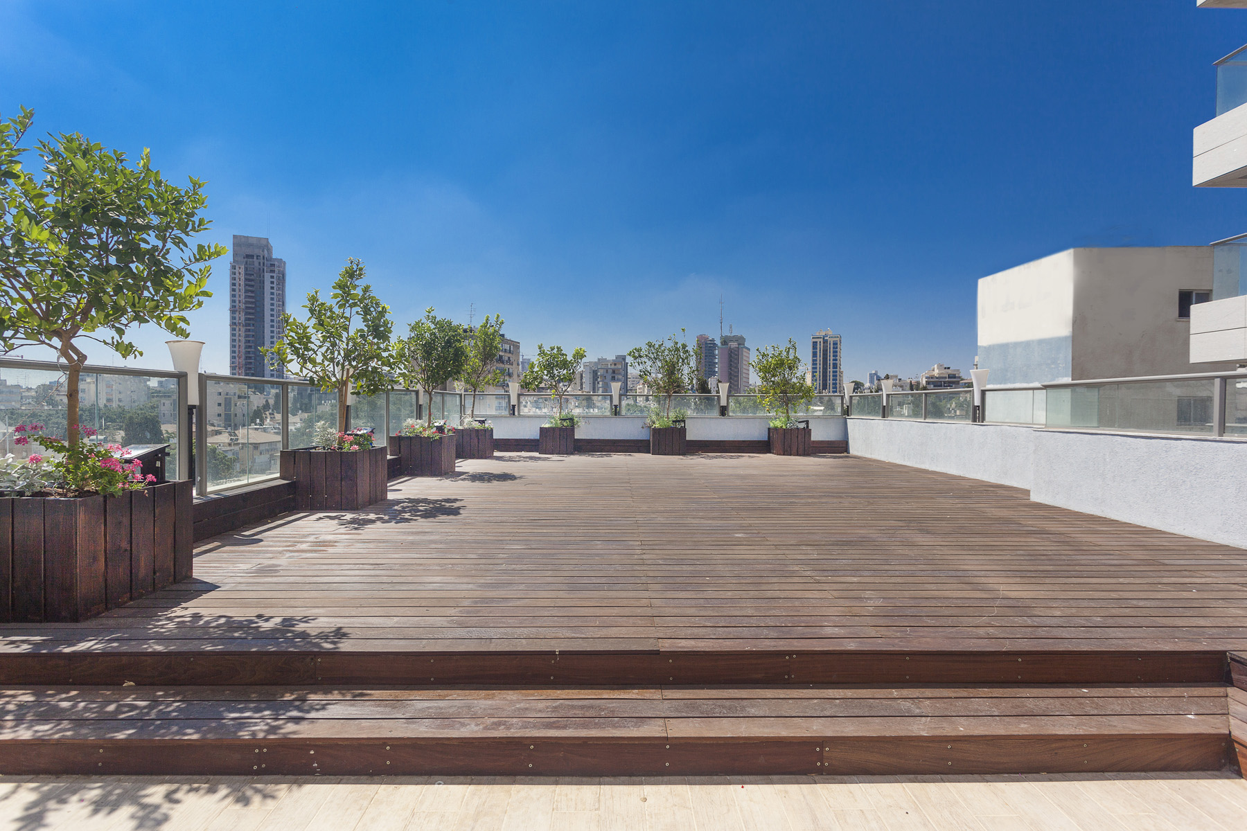 Exquisite Mini Penthouse with Infinite Terrace - סותבי'ס ישראל נדל"ן ...